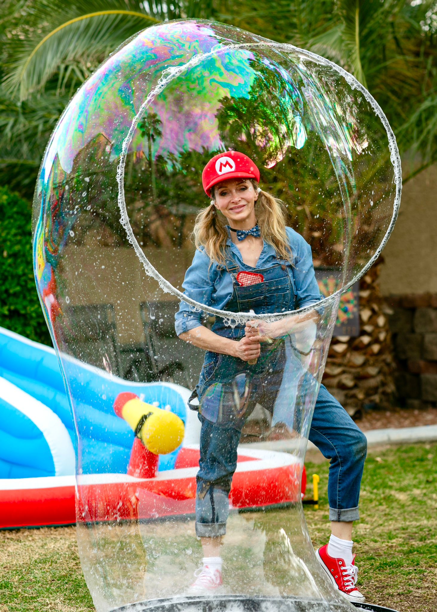 THE BUBBLE FAIRY – EXPLORE THE PERFORMANCE ART OF THE BUBBLE FAIRY